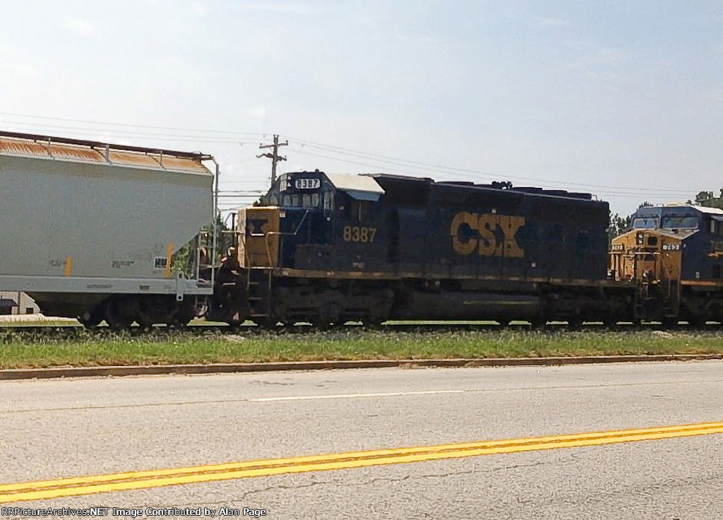 CSX SD40-2 8387
